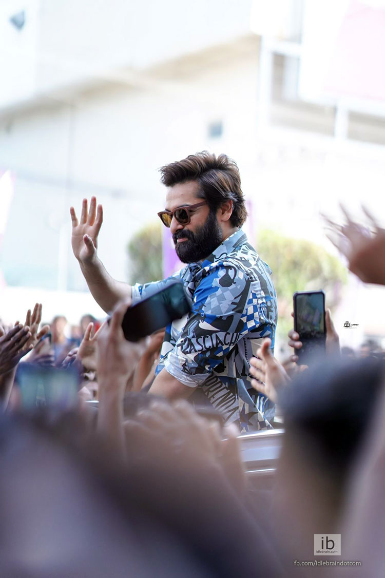 Ram Pothineni Gets Rousing Reception in Vijayawada - idlebrain.com