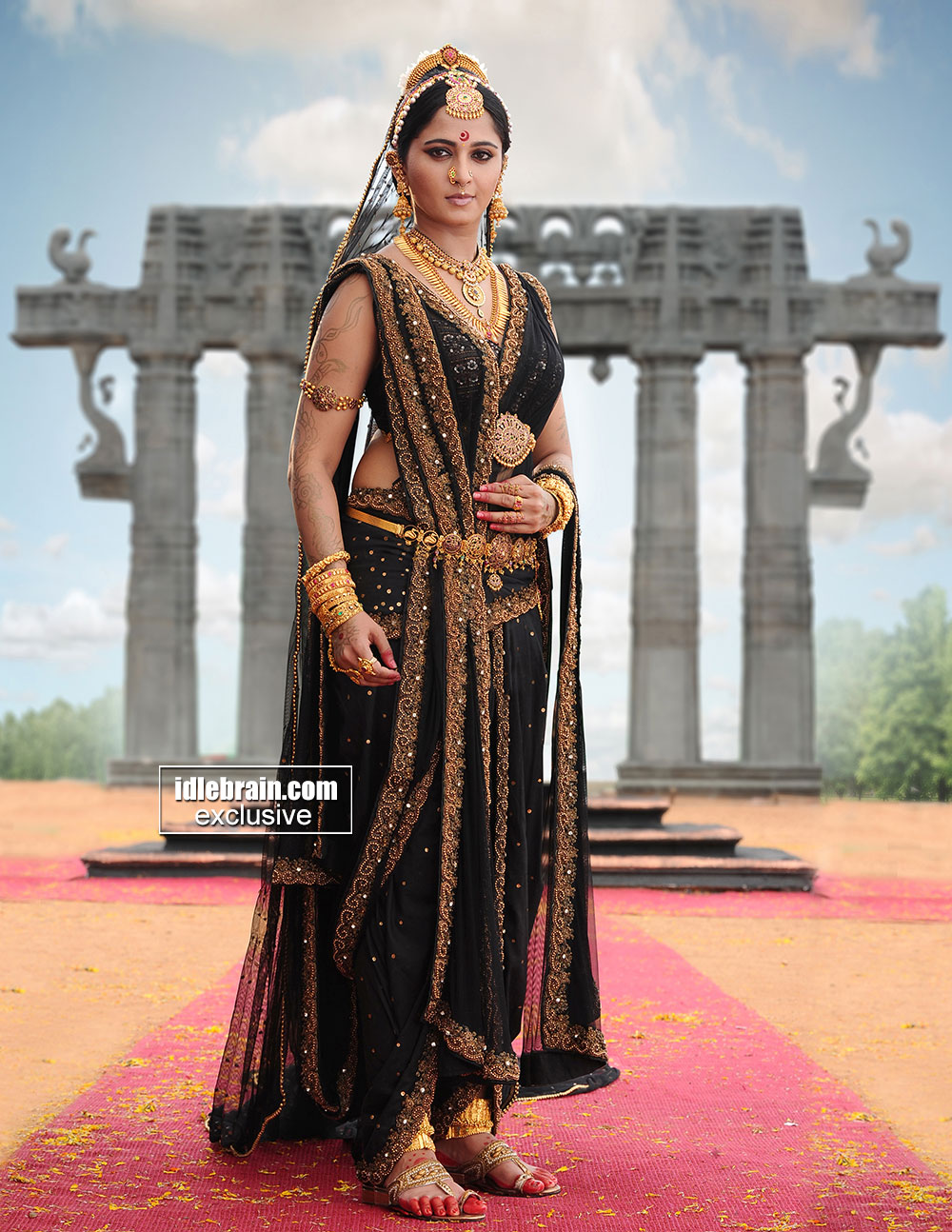 Rudrama Devi new poster - Telugu cinema news