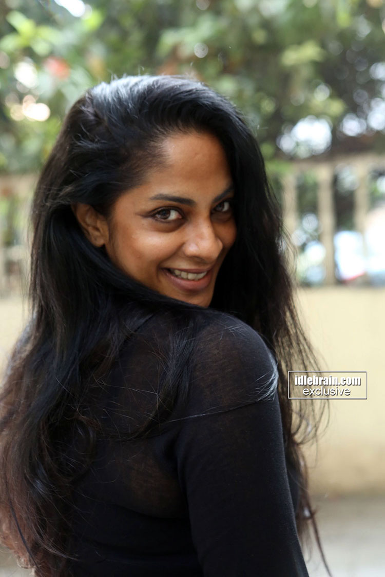 Actress Sreya Reddy about Salaar - idlebrain.com