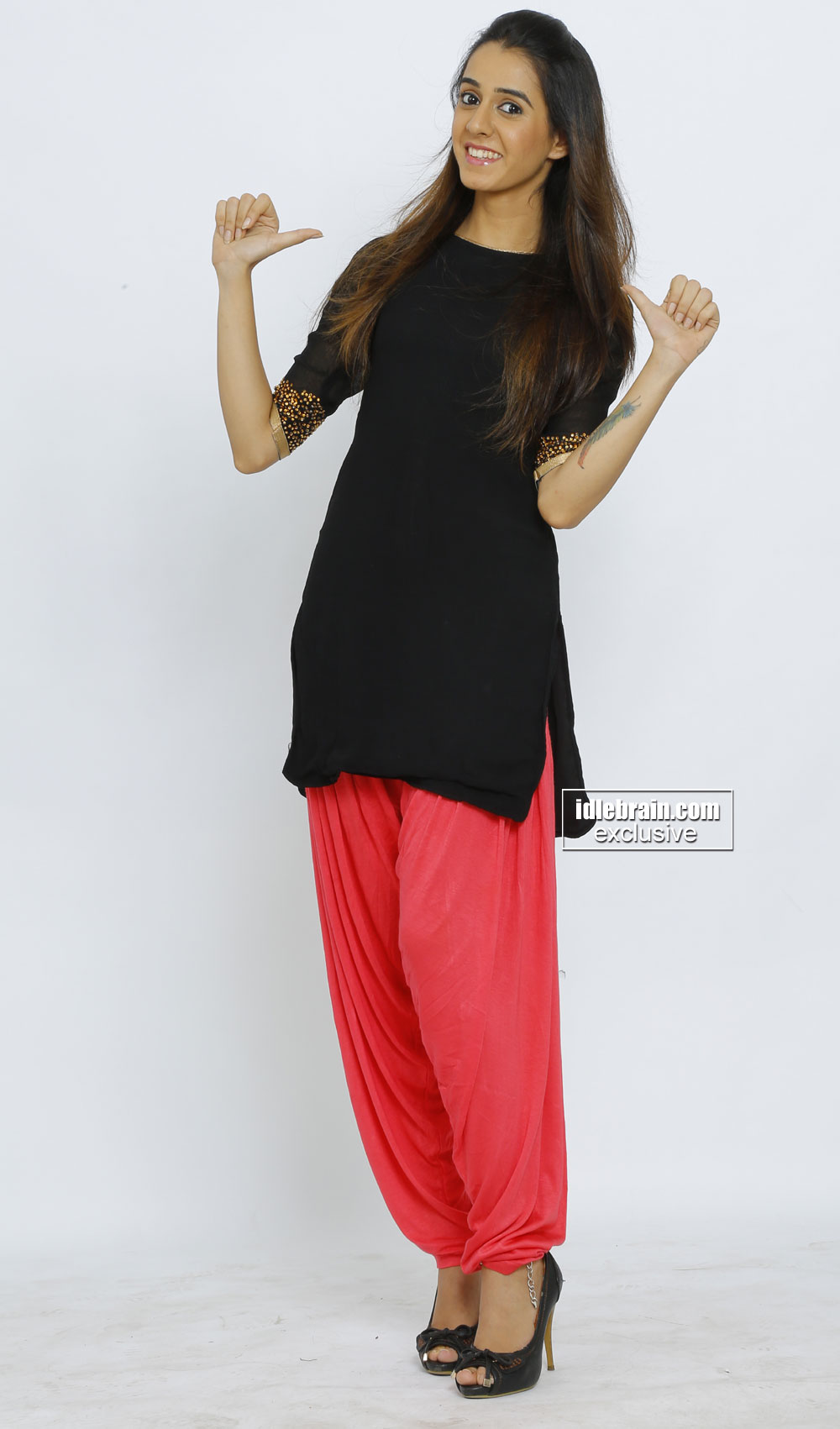 Chiru Godavalu photo gallery - Telugu cinema - Chiru Godavalu - Rohit ...