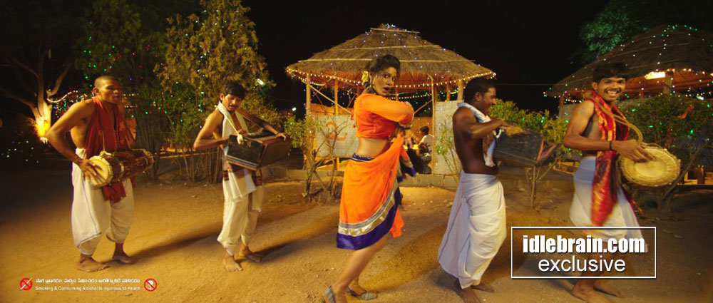 Dandu photo gallery - Telugu cinema - Neeraj shyam, Disha & Neha saxena