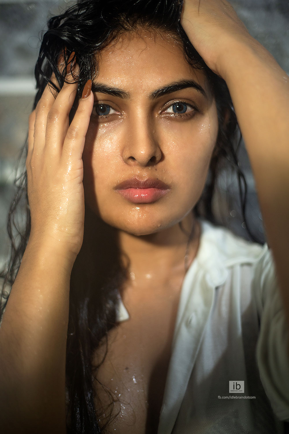 Actress Divi Vadthya photo gallery - Telugu cinema actress