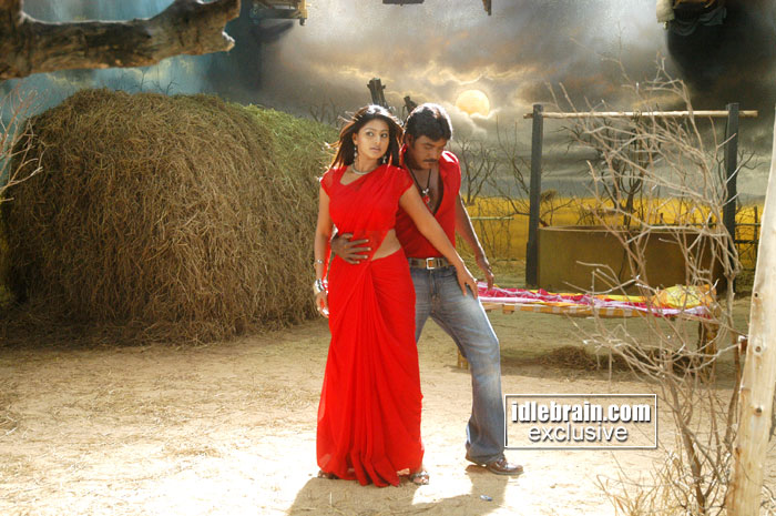 Sneha Hot In Pandi