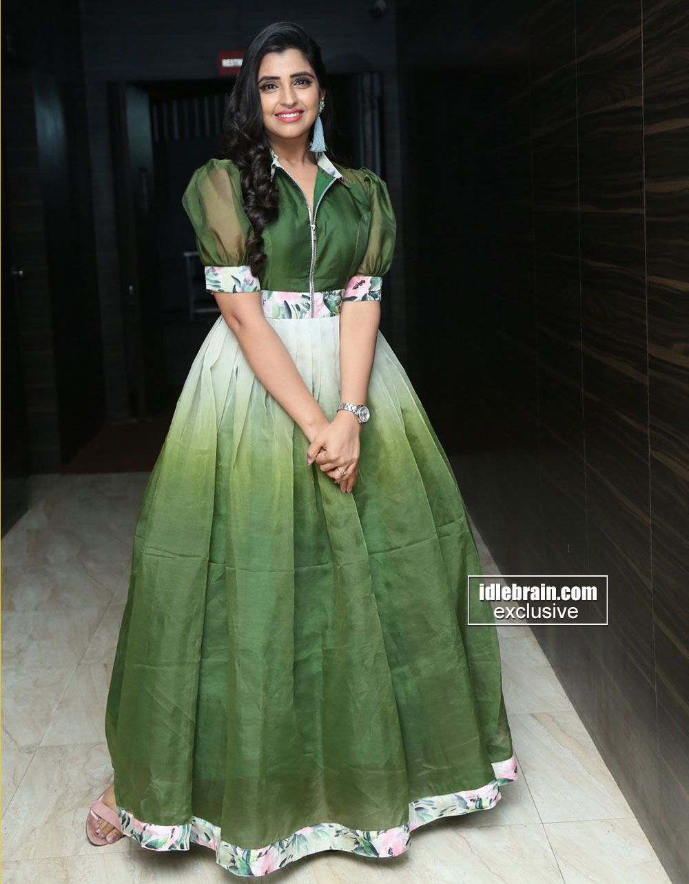 Syamala photo gallery - Telugu cinema anchor