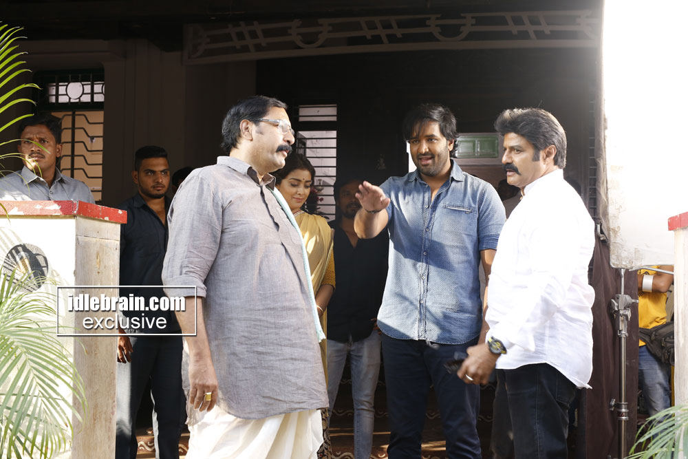 Gayatri working stills photo gallery - Telugu cinema - Mohan Babu ...