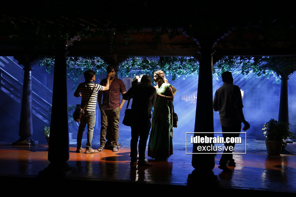 Gayatri working stills photo gallery - Telugu cinema - Mohan Babu ...