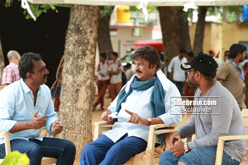 Gayatri working stills photo gallery - Telugu cinema - Mohan Babu ...