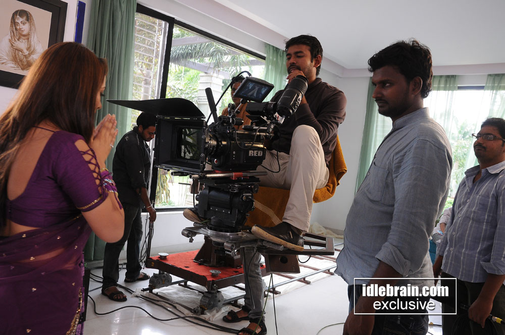 Hyderabad Love Story Working stills photo gallery - Telugu cinema ...
