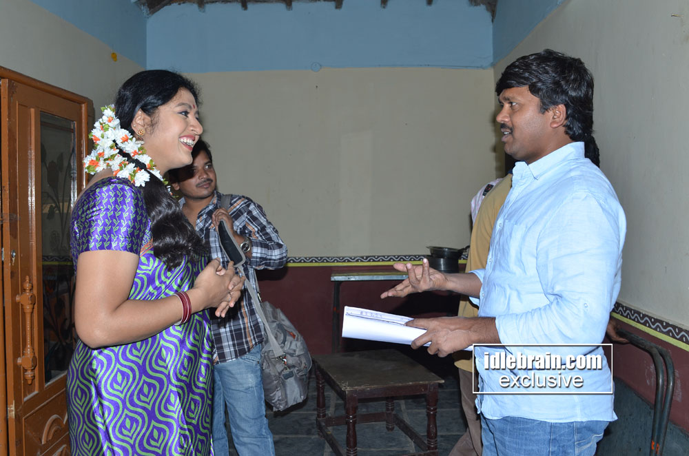 Hyderabad Love Story Working stills photo gallery - Telugu cinema ...