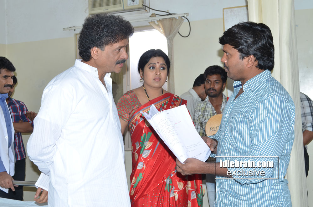 Hyderabad Love Story Working stills photo gallery - Telugu cinema ...
