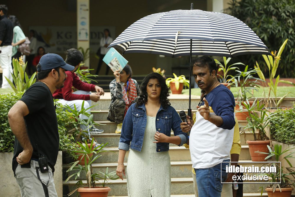 Sabari working stills photo gallery - Telugu cinema - Varalaxmi Sarathkumar