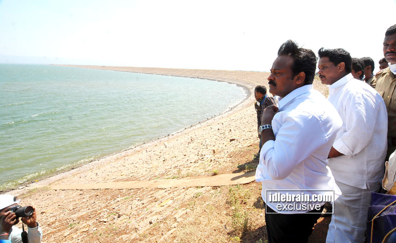 Chiranjeevi Visits Velugodu reservoir on 20 Feb 2009 photo gallery ...