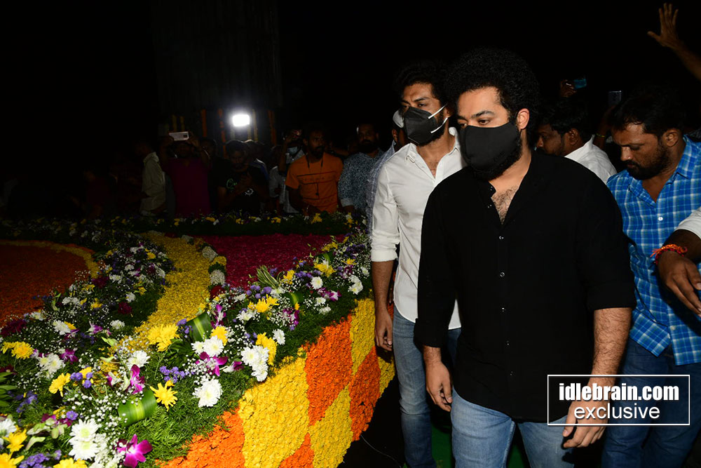 Jr NTR and Kalyanram at NTR Ghat on NTR’s 100th birth anniversary - idlebrain.com
