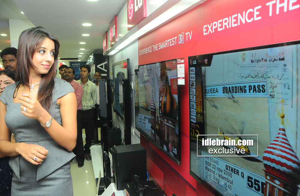 Bajaj Electronics launch @ Madhapur, Hyderabad - Telugu cinema