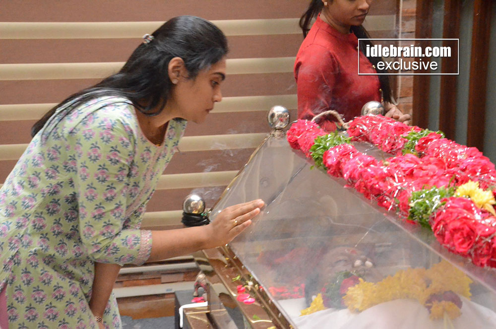 Celebrities pay homage to Chalapathi Rao - Telugu cinema
