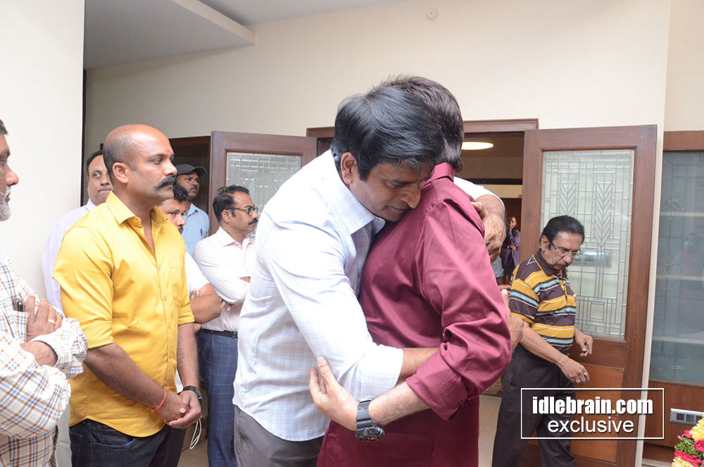 Celebrities pay homage to Chalapathi Rao - Telugu cinema
